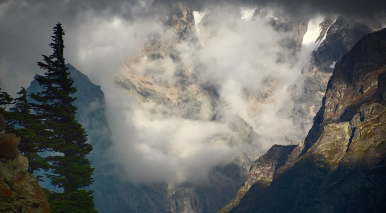 Difference Between Shrikhand Mahadev And Kinner Kailash | Highlights, Gallery & FAQ's • Scoutripper