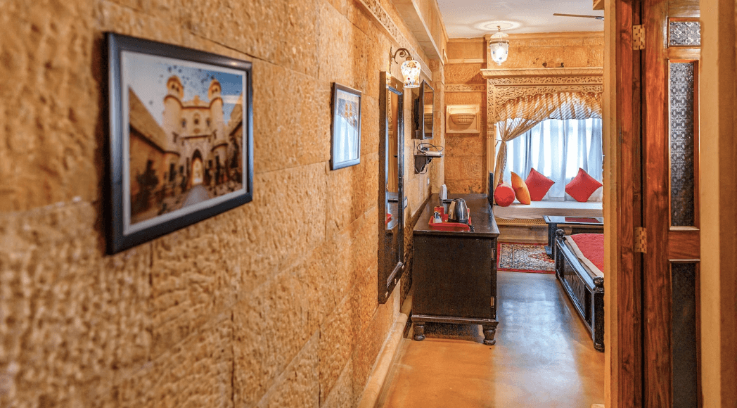 Types Of Accommodation For Traveling, Things To Remember, Platforms ...